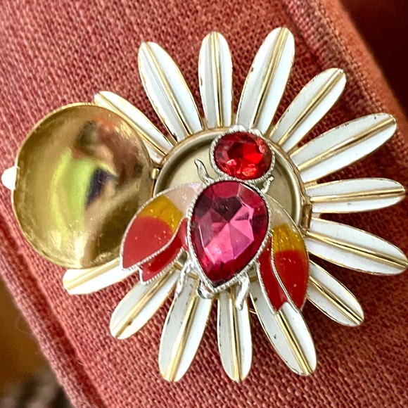 Avon | Jewelry | Vintage Signed Avon Flying Bug Daisy Poison Pill ...